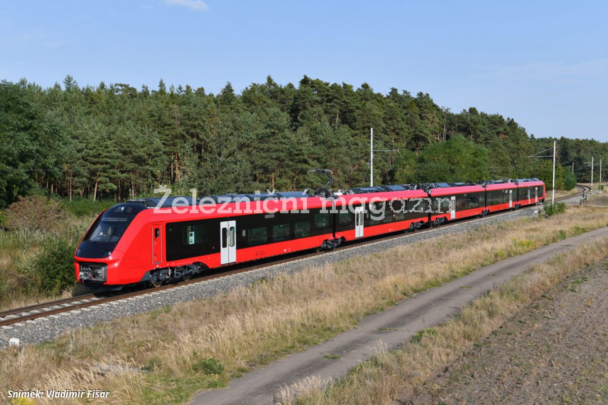 Jednotka IC5 pro DSB zahájila zkušební jízdy na ŽZO | Železniční magazín